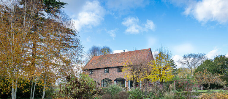 Contemporary restoration to old coach house | gyd architects